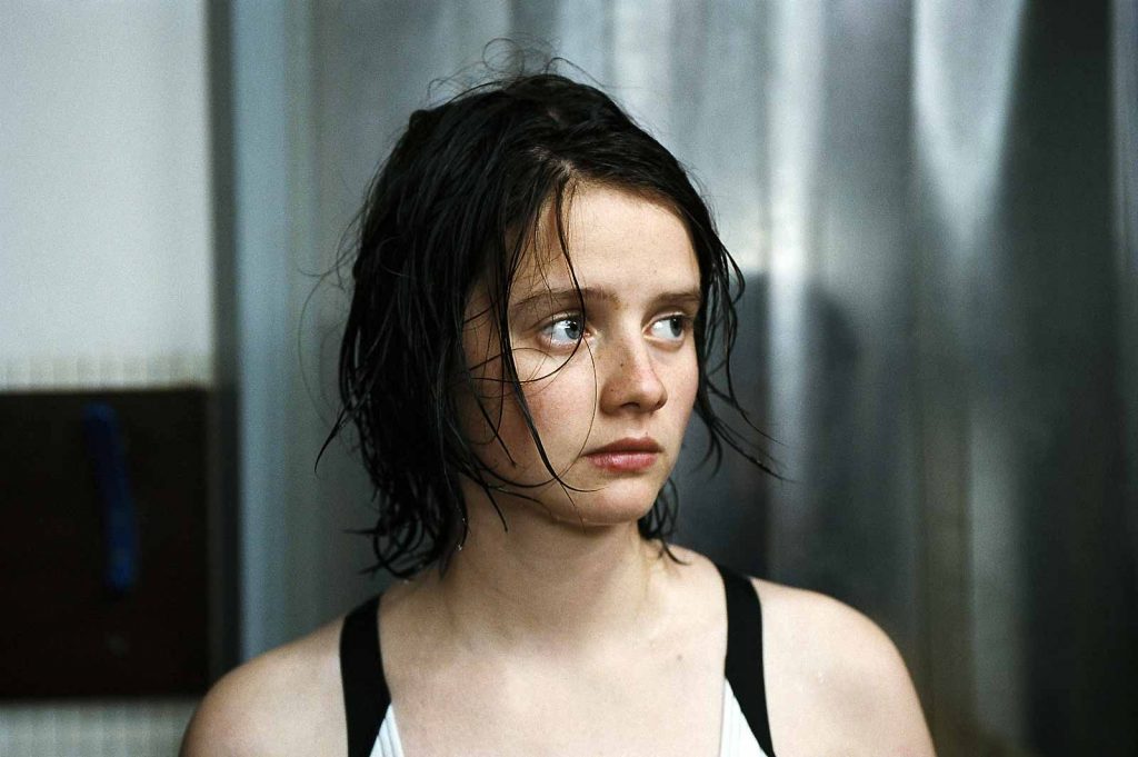 20 Sexy Photos Of Pauline Etienne 12thblog